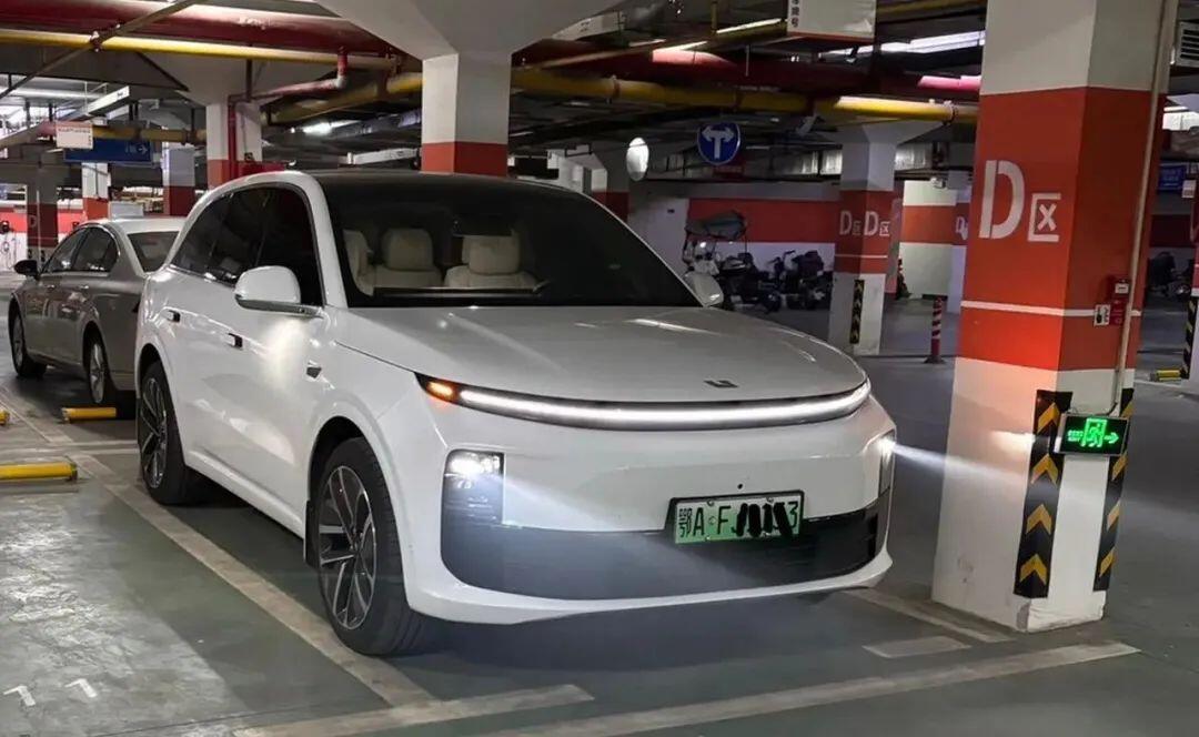 理想L6车主：高速NOA十分能给到7分，匝道、车辆过多时不太敢用 - 哔哩哔哩