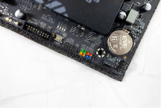 华南首款D5主板，中规中矩还有性价比，华南B760M-D5 PLUS体验 - 哔哩哔哩