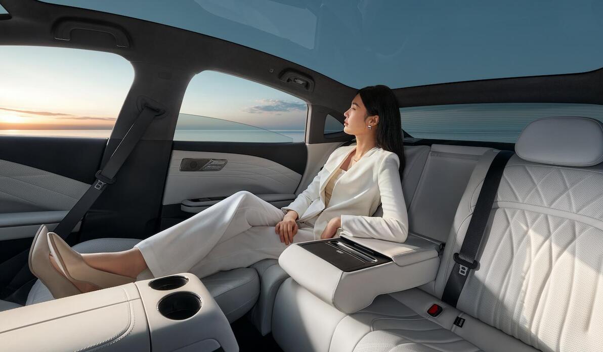 新款银河E8上市、星耀8 EM发布，吉利全域AI智能战略发布会 - 哔哩哔哩