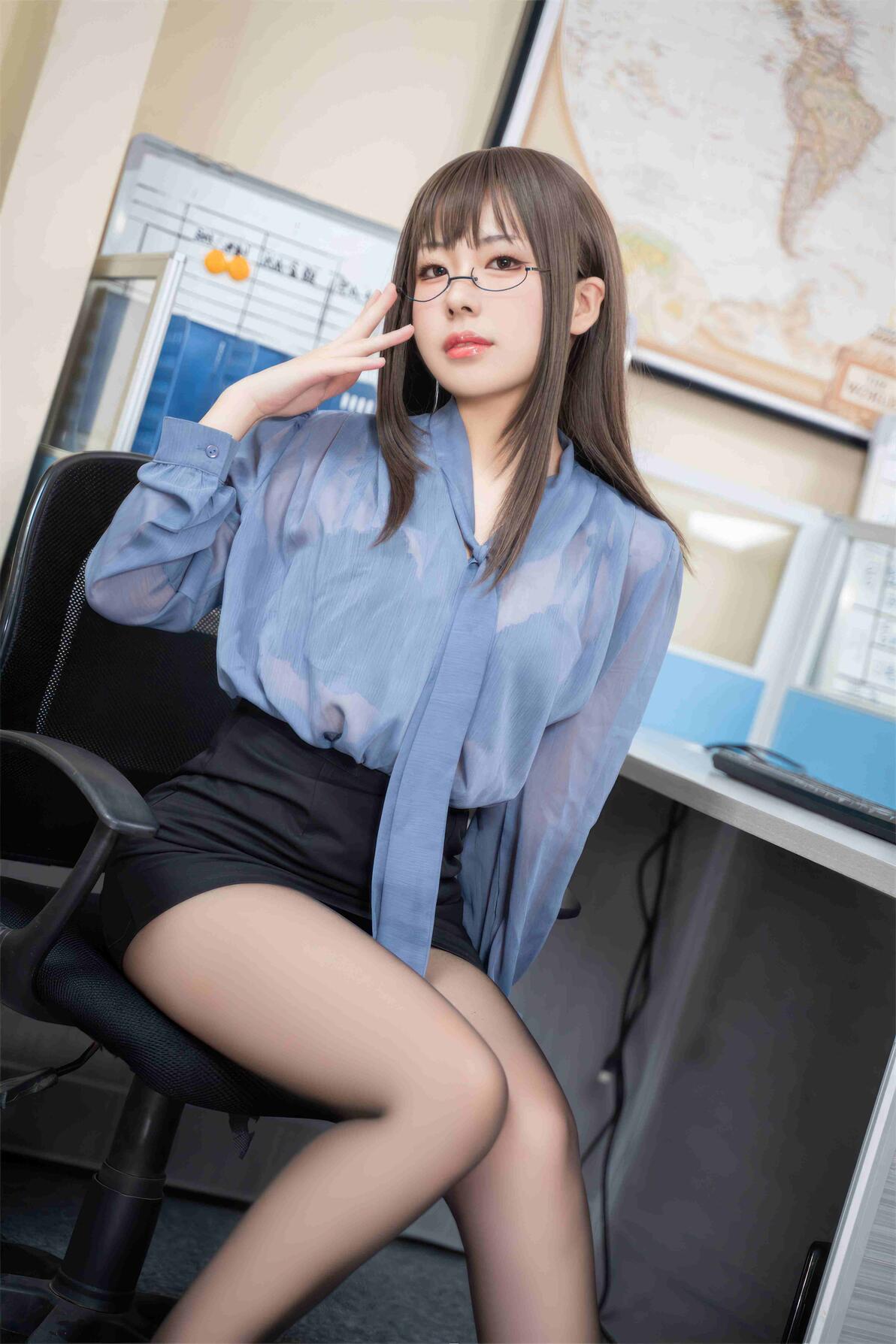 【Cosplay图集精选】虎森森 黑丝眼镜娘 60P - 哔哩哔哩