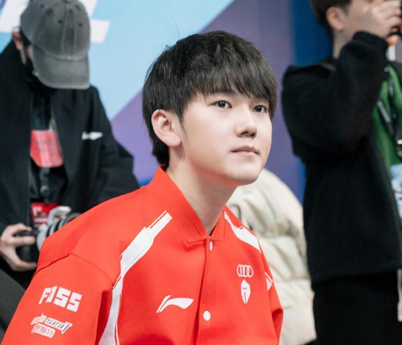 Imp觉得强的AD选手，LPL只有一人，uzi和deft都不在名单里 - 哔哩哔哩