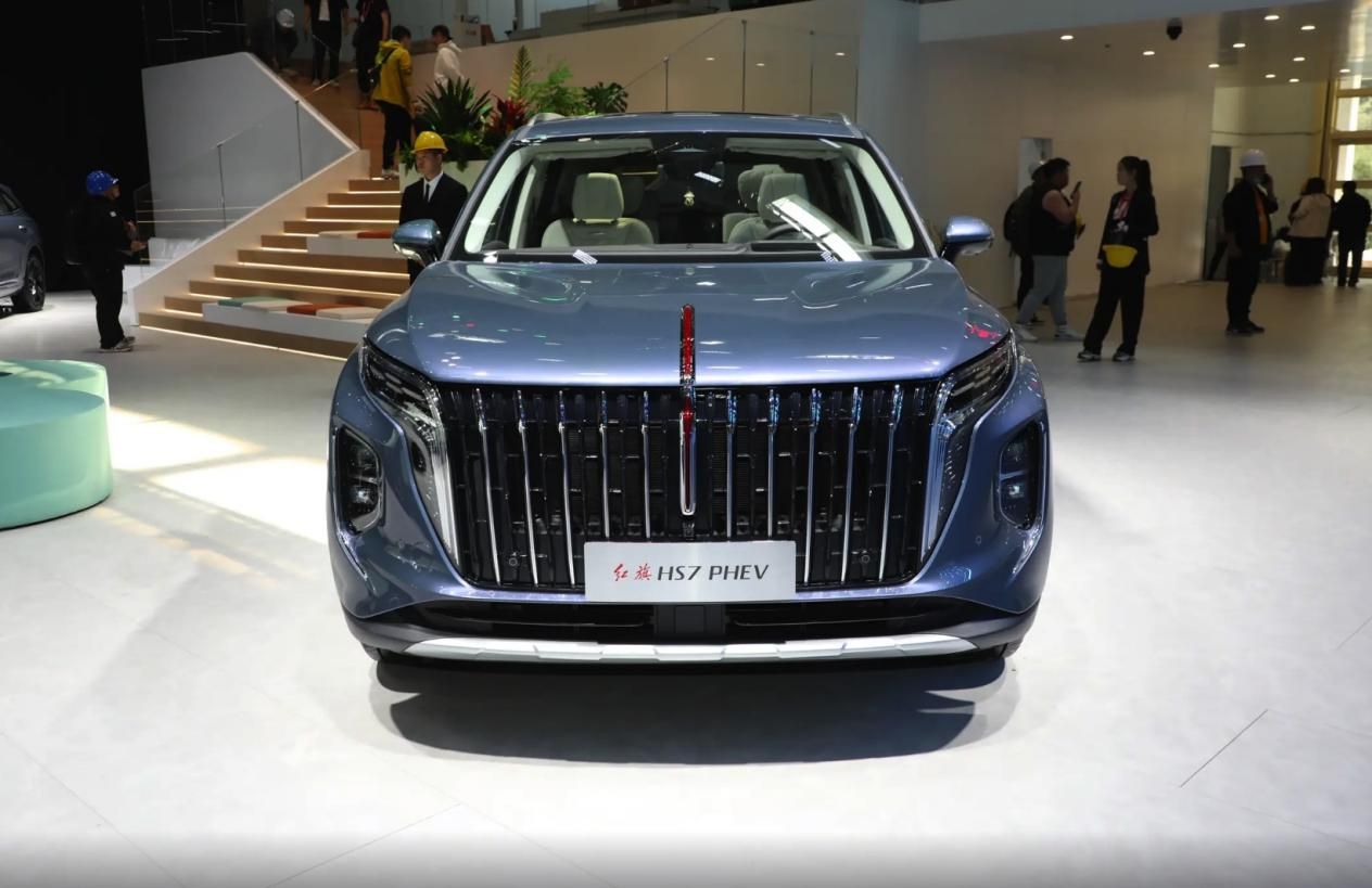 红旗HS7 PHEV智能驾控与豪华舒适的融合，是否值得选择？ - 哔哩哔哩