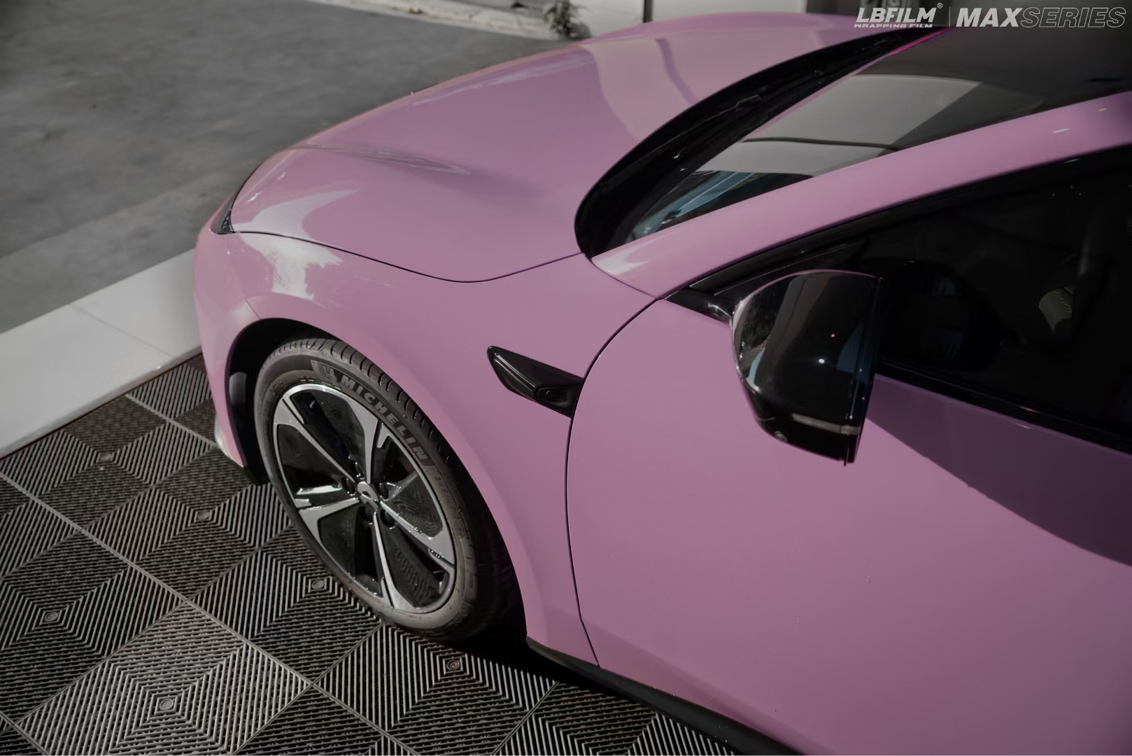 蔚来ET5-LB改色膜白桃乌龙粉，水水嫩嫩的感觉谁懂 - 哔哩哔哩