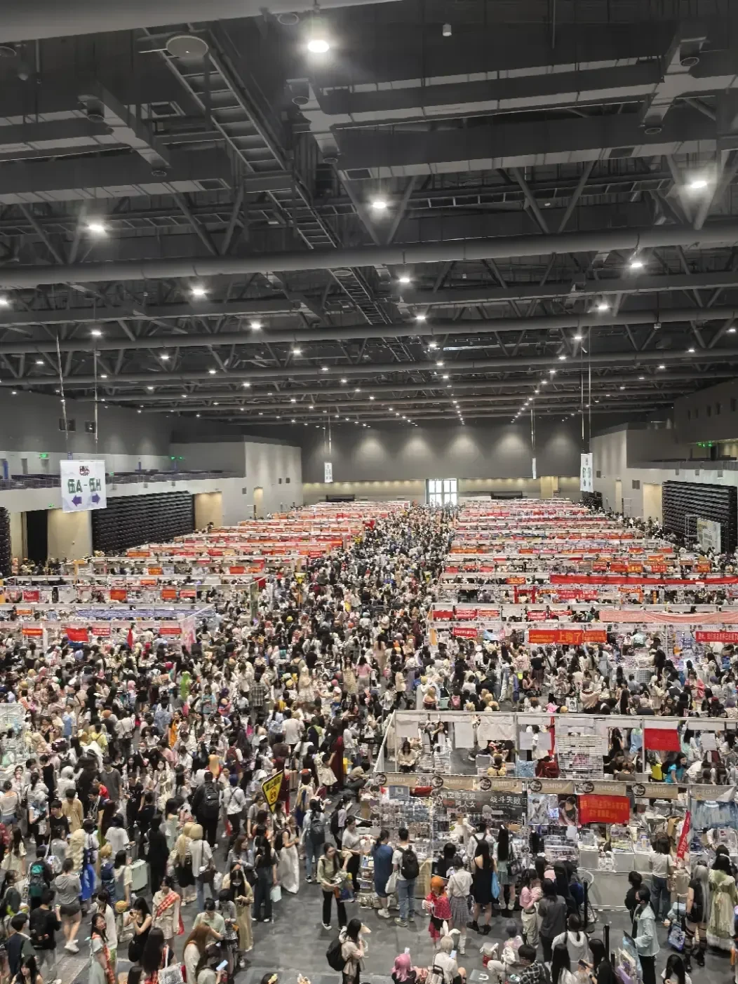 通宵排队、地铁瘫痪、酒店爆满！12000摊位的CP31如何让杭州 “次元裂变”？ - 哔哩哔哩