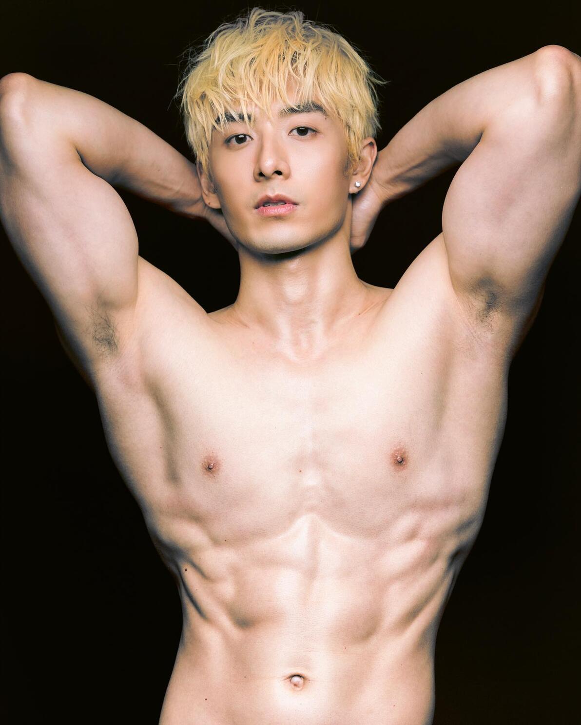 晏人物 x Men’s Uno 壓倒性的犬顏男演員 管麟 - 哔哩哔哩