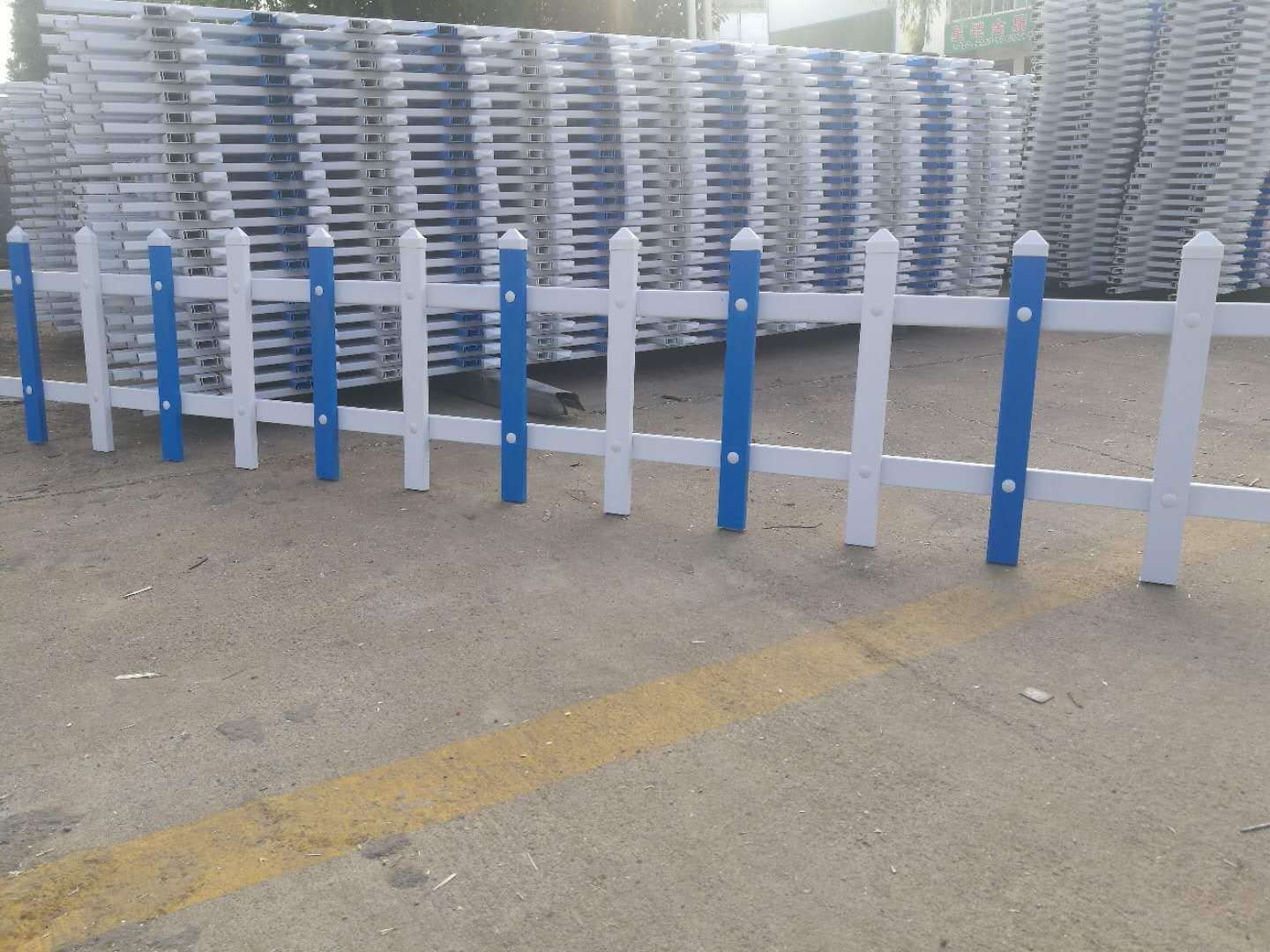 PVC围栏护栏栅栏提供安心和便利 - 哔哩哔哩