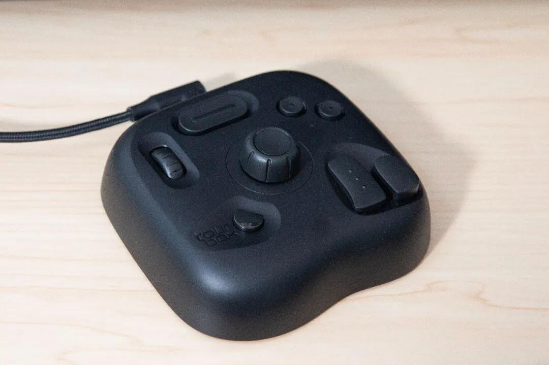 让视频制作更加高效，TourBox Lite实际使用体验 - 哔哩哔哩