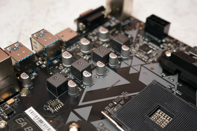 经典格斗大作《铁拳8》来了，艾尔莎EA B450M-E和你轻松玩转 - 哔哩哔哩