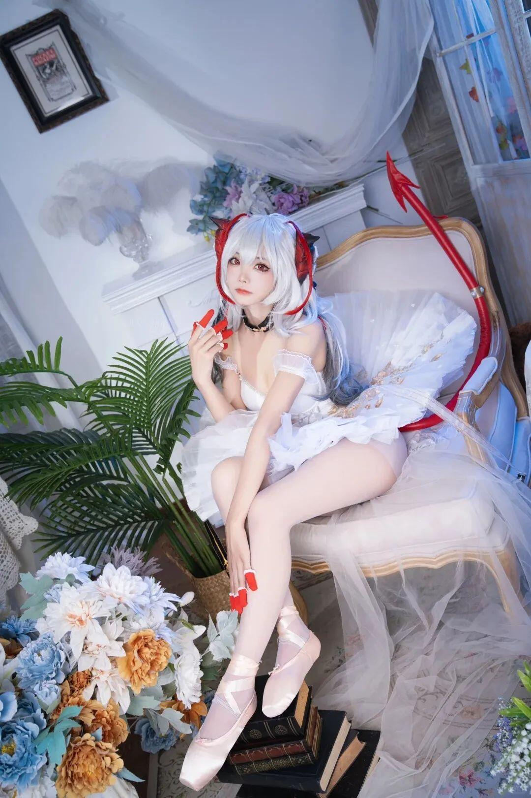 艾西Aiwest，元气满满的四川coser! - 哔哩哔哩