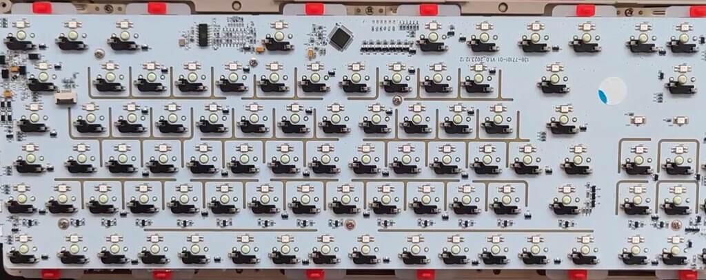 出道既巅峰!Leaf-Spring+Gasket双结构?ilovbee大黄蜂B87无线三模机械键盘体验 - 哔哩哔哩