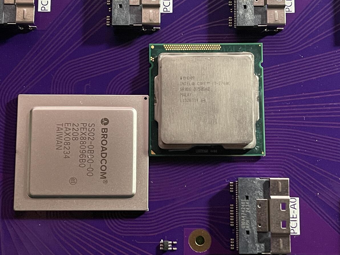 至多80盘NVME 博通PEX88096 PCIE4.0 AIC扩展卡开箱 - 哔哩哔哩