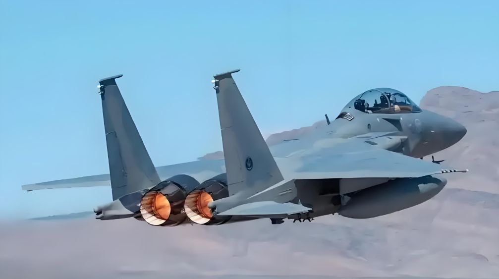 不是F-35，F-15成美国防预算最大受益者，美军为何献上“真爱”？ - 哔哩哔哩