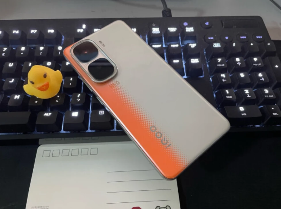 iqooneo10和iqooneo10pro各方面哪个更好分别相差多少？哪个更值得买？ - 哔哩哔哩