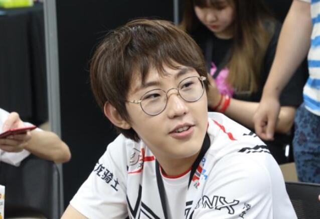 Imp觉得强的AD选手，LPL只有一人，uzi和deft都不在名单里 - 哔哩哔哩