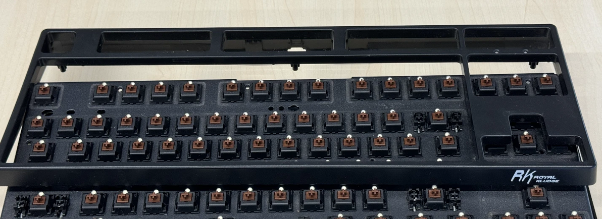 给RK987蓝牙键盘更换电池 - 哔哩哔哩