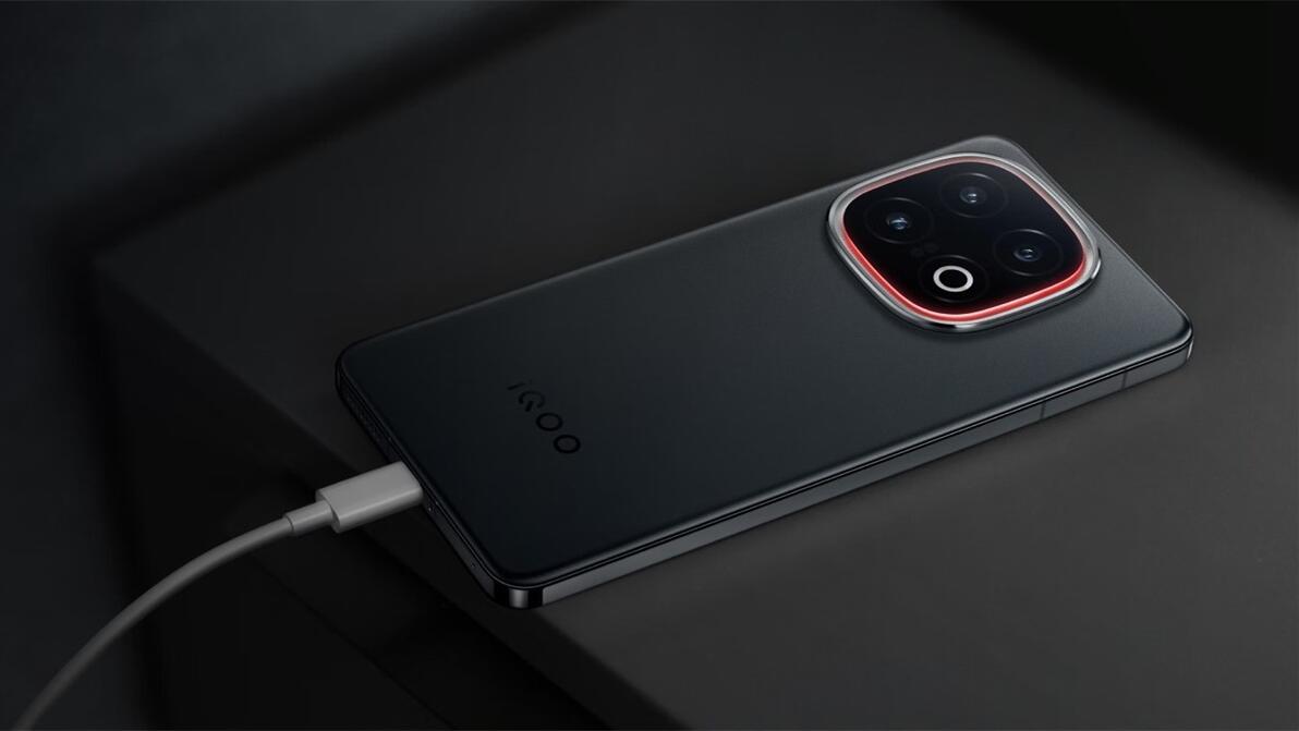 iQOO13和iQOO12对比，前者到底有多少提升呢？ - 哔哩哔哩