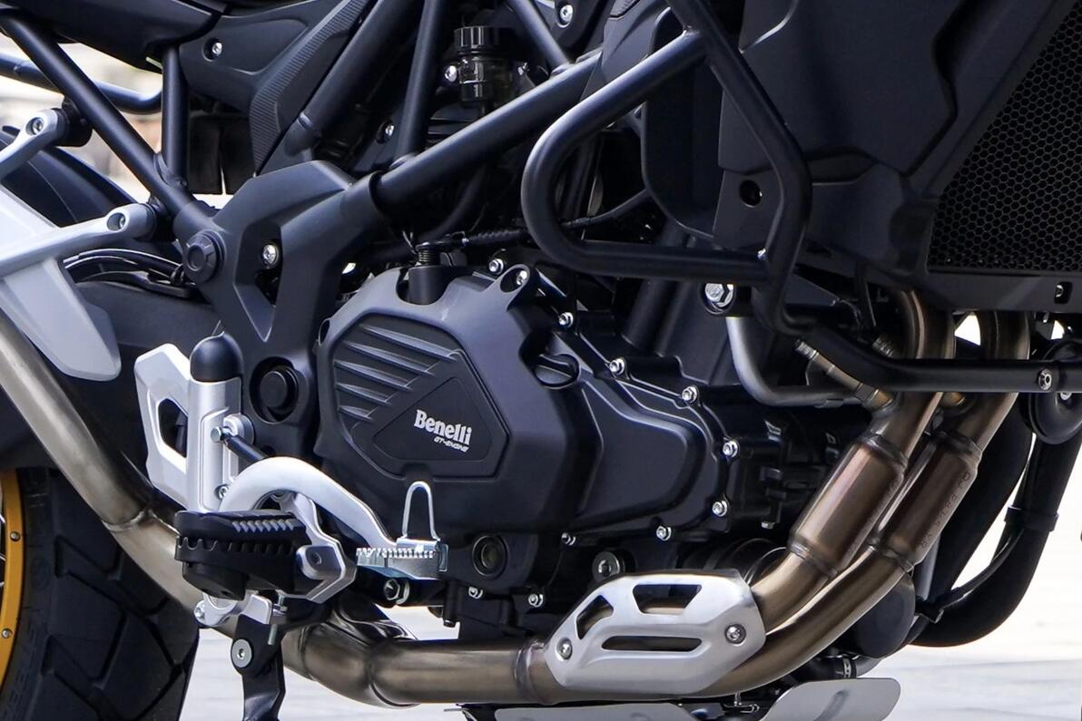 国产第一款大排量ADV，从金鹏502到TRK552的改变 - 哔哩哔哩