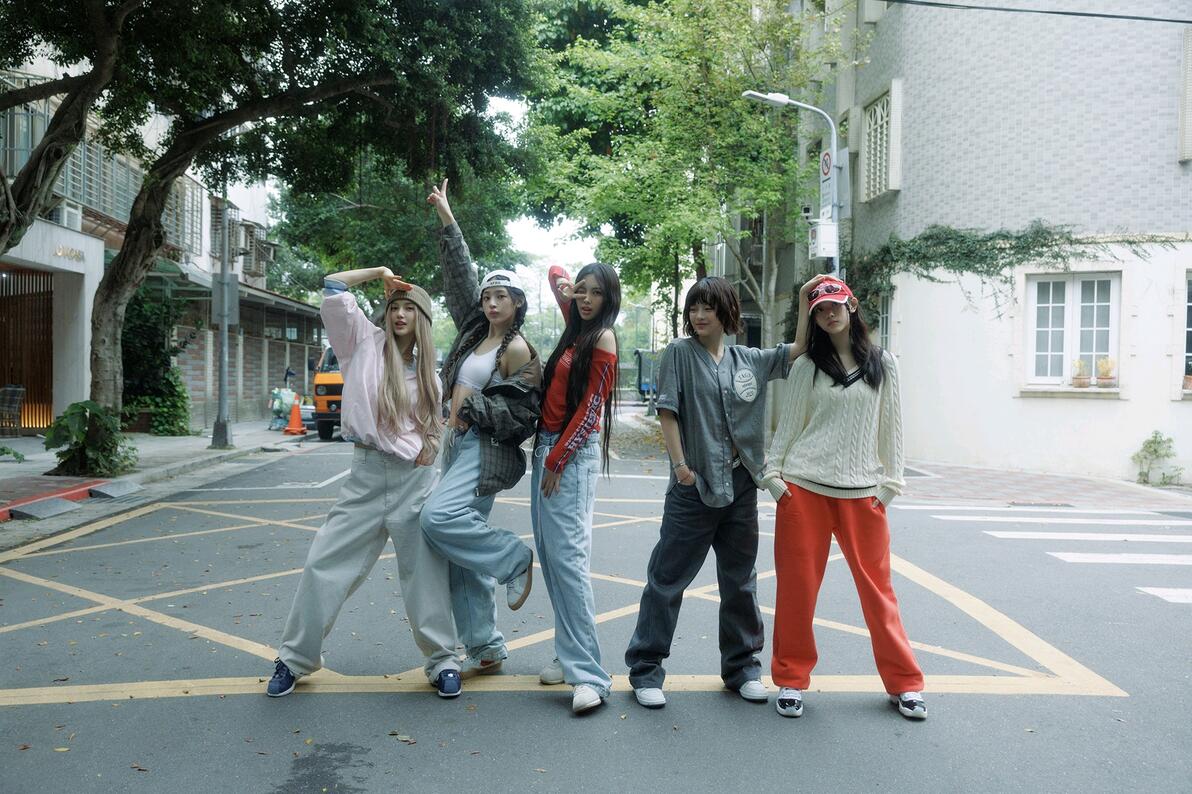 New Jeans《How Sweet》团体壁纸/手机壁纸/电脑壁纸 - 哔哩哔哩