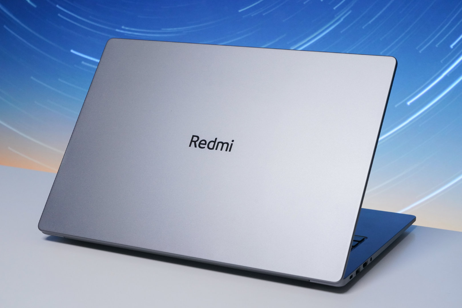 澎湃生态新成员 Redmi Book 16 2024大屏轻薄本评测 - 哔哩哔哩