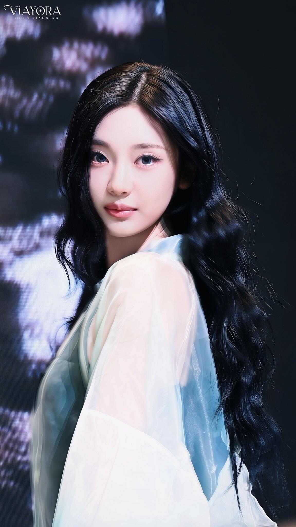 250710 | 宁艺卓（NINGNING）| at Everline Offline Fansign Event - 哔哩哔哩