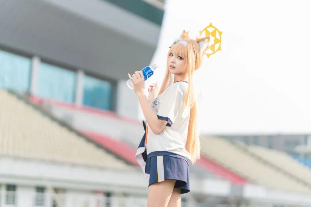 艾西Aiwest，元气满满的四川coser! - 哔哩哔哩