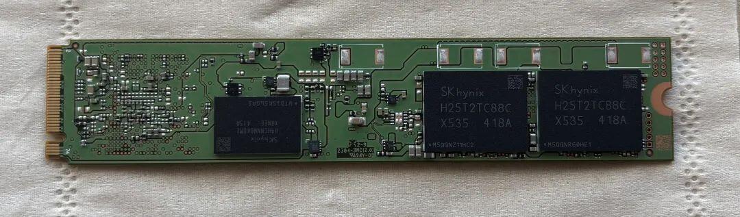 低功耗硬盘"大船"靠岸？海力士PE9010简测 - 哔哩哔哩