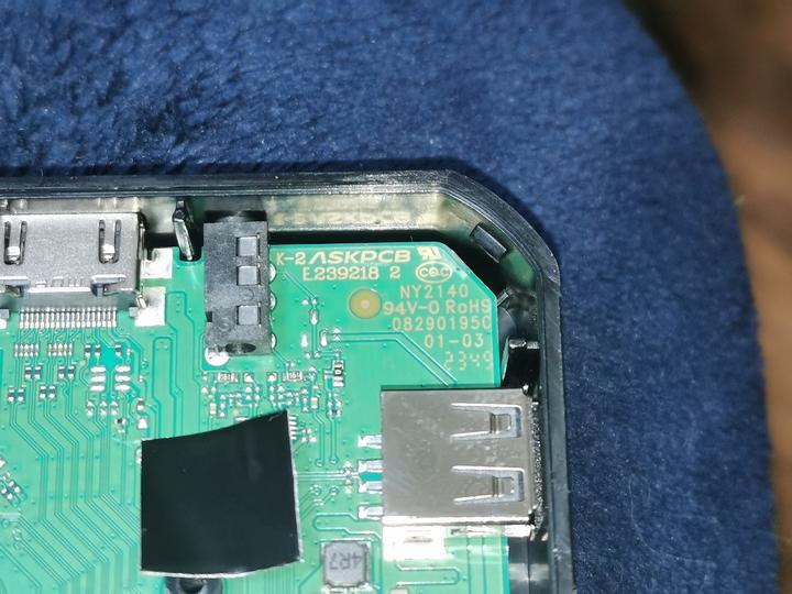 【图拉丁】海信IP501H基础型IPTV网络机顶盒拆解（国科微6323） - 哔哩哔哩