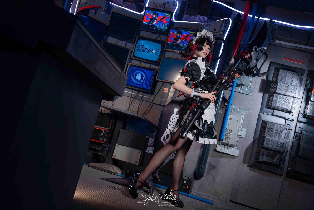 【Cosplay图集精选】咬一口兔娘OVO『慵懒逐浪-艾莲·乔』78P+1V - 哔哩哔哩