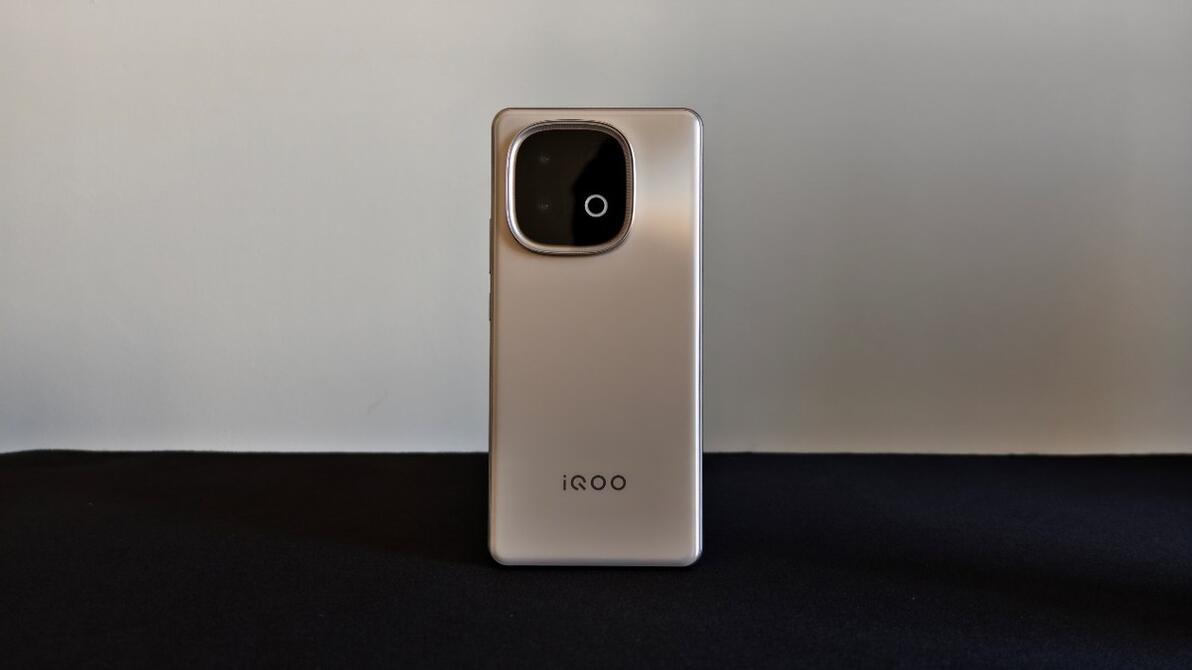 iQOO Z10 Turbo Pro评测：千元价位的全能旗舰之选 - 哔哩哔哩