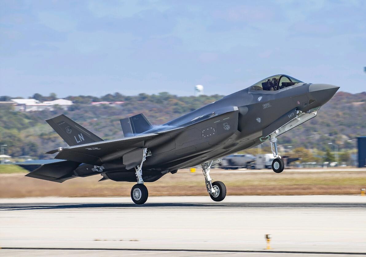 关于歼20的腹鳍设计，以及F22/F35隐身性能 - 哔哩哔哩