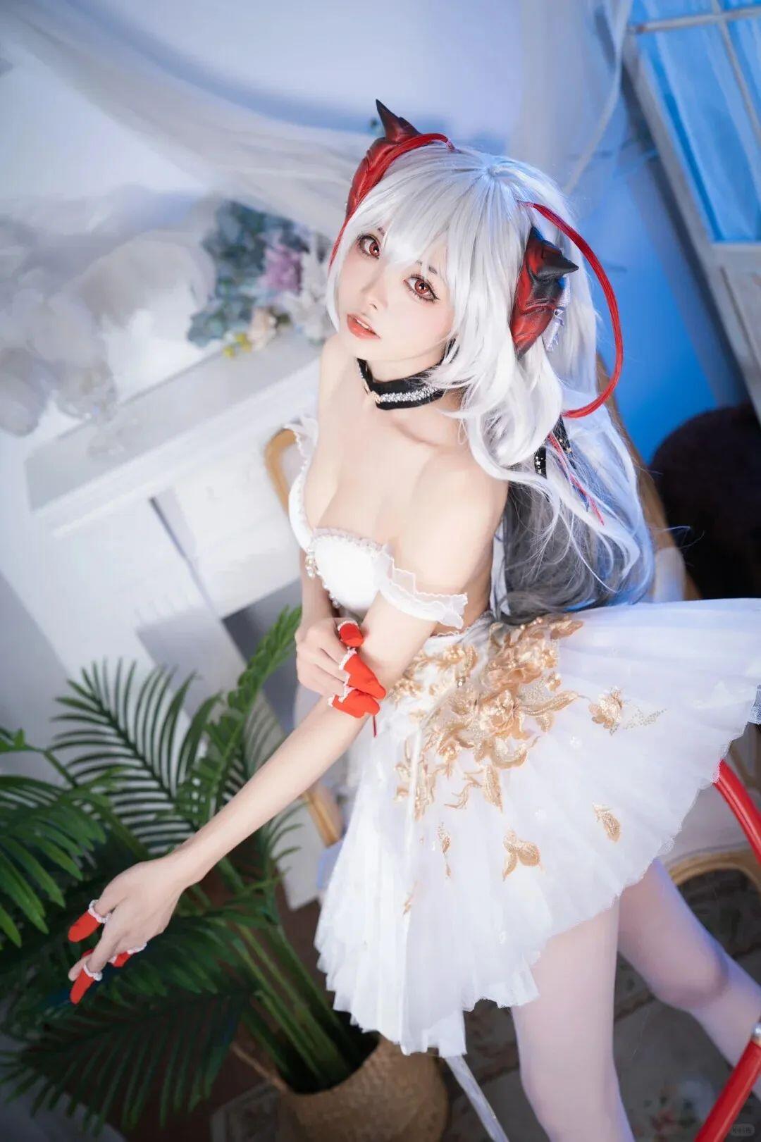 艾西Aiwest，元气满满的四川coser! - 哔哩哔哩