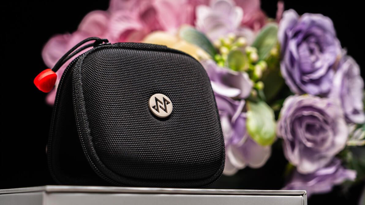 1299元！宁梵监听耳机NM25图赏：一整块铝合金CNC打造 - 哔哩哔哩