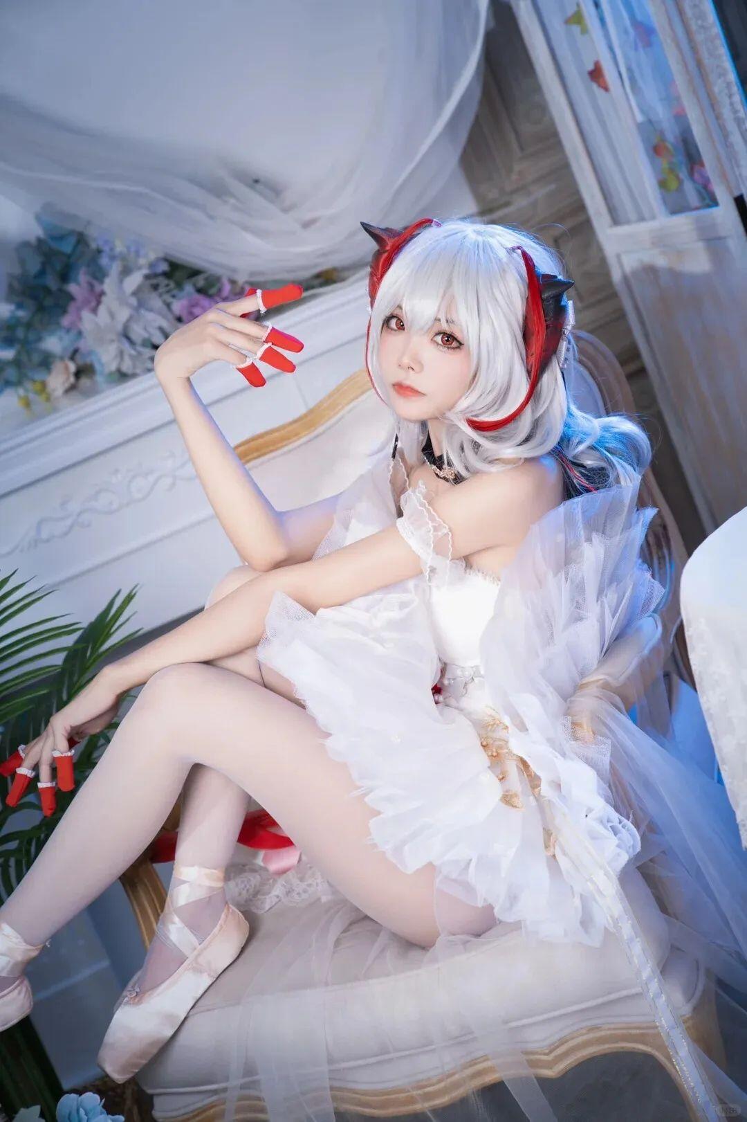 艾西Aiwest，元气满满的四川coser! - 哔哩哔哩