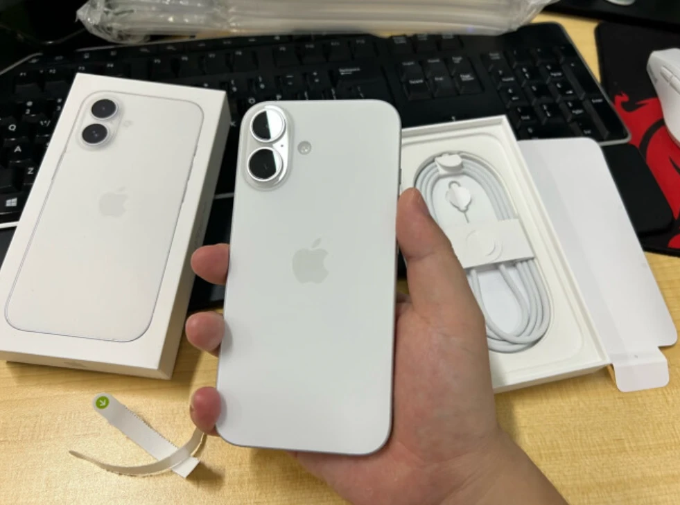 苹果16和苹果16pro区别都有哪些亮点和槽点？哪个更值得入手？ - 哔哩哔哩