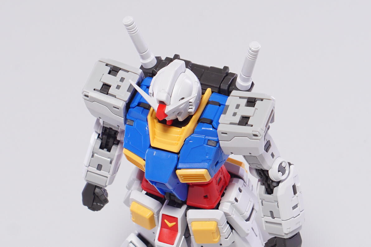 【高达模型吧官方评测】RG 1/144 元祖高达 Ver.2.0 - 哔哩哔哩
