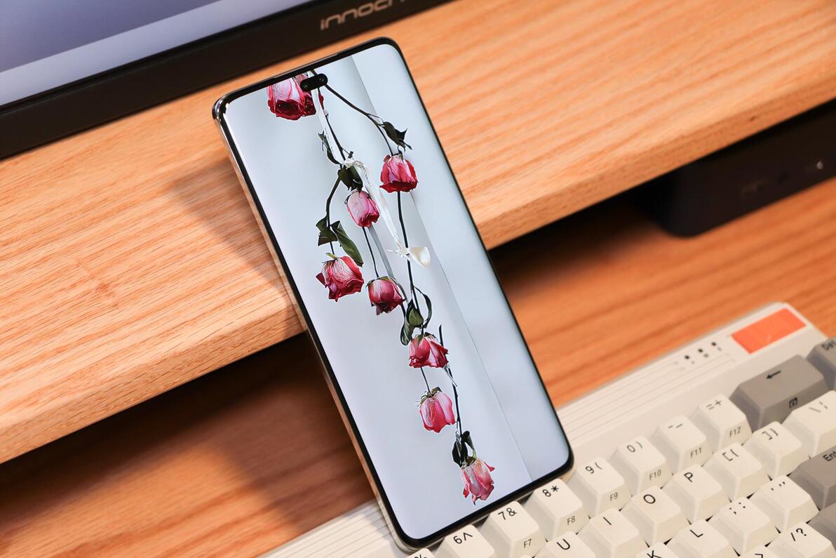 不吹不黑，荣耀200Pro使用一个月，对比荣耀100Pro说说真实感受 - 哔哩哔哩