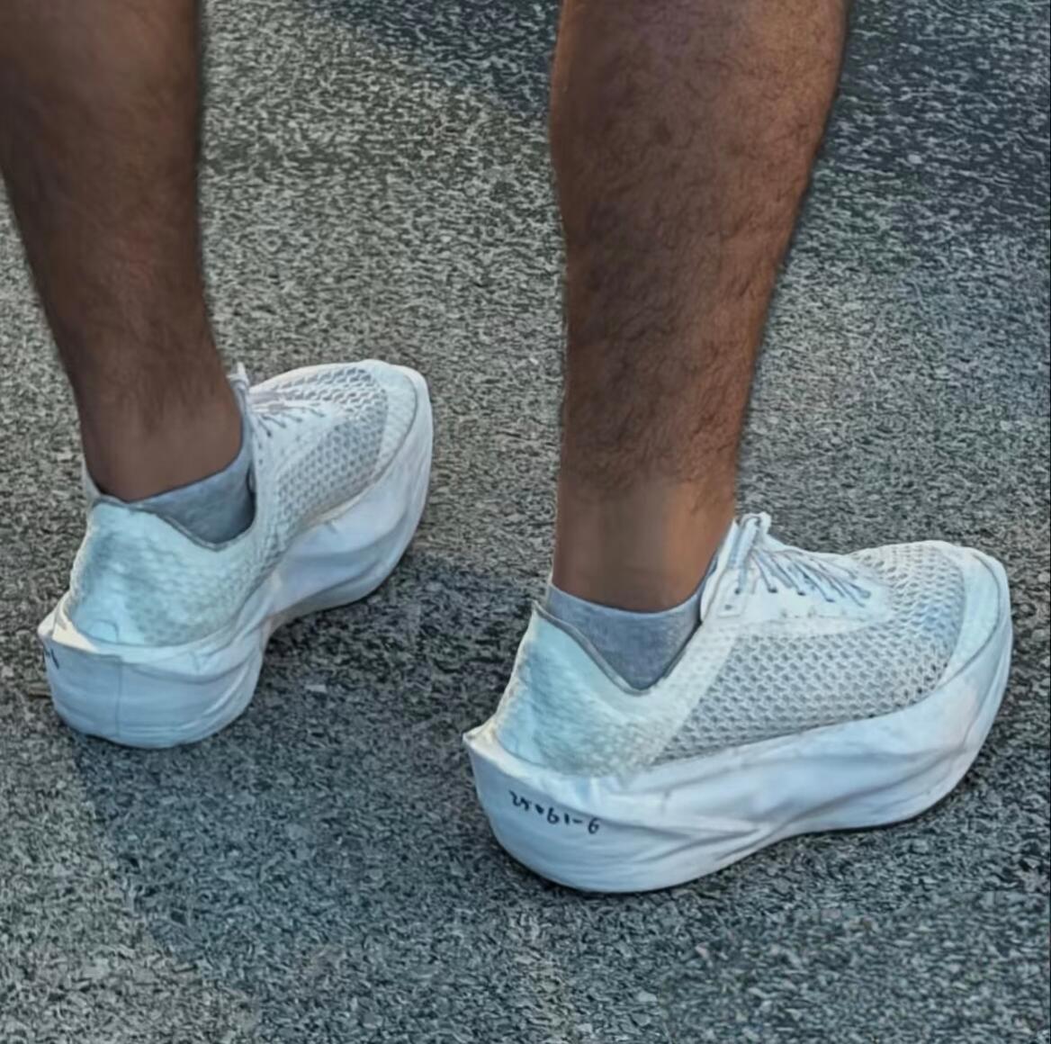 大鲶和异爪合体？Nike Alphafly 4 Prototypes 震撼曝光 - 哔哩哔哩