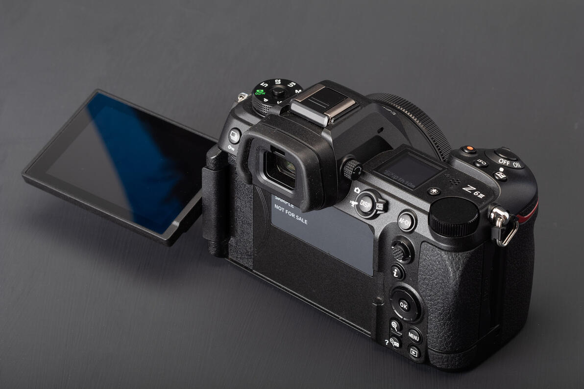 尼康Z6III测评：对比EOS R6 II、A7M4、S5IIX - 哔哩哔哩