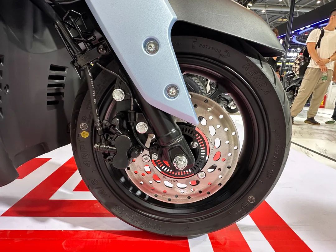 古思特亮相四款科幻踏板，GU150ST/GT、GU250GT、125RT - 哔哩哔哩