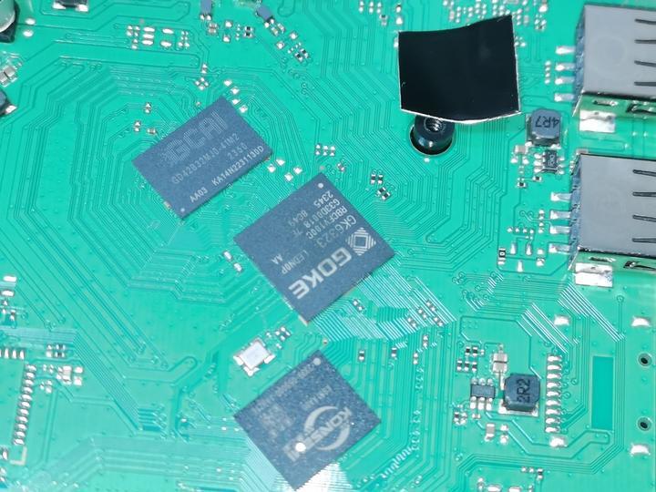 【图拉丁】海信IP501H基础型IPTV网络机顶盒拆解（国科微6323） - 哔哩哔哩