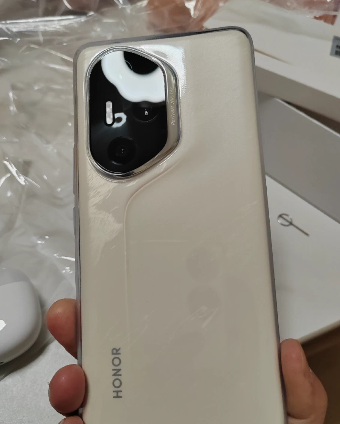 荣耀300pro和200pro区别大吗？那款更值得入手 - 哔哩哔哩