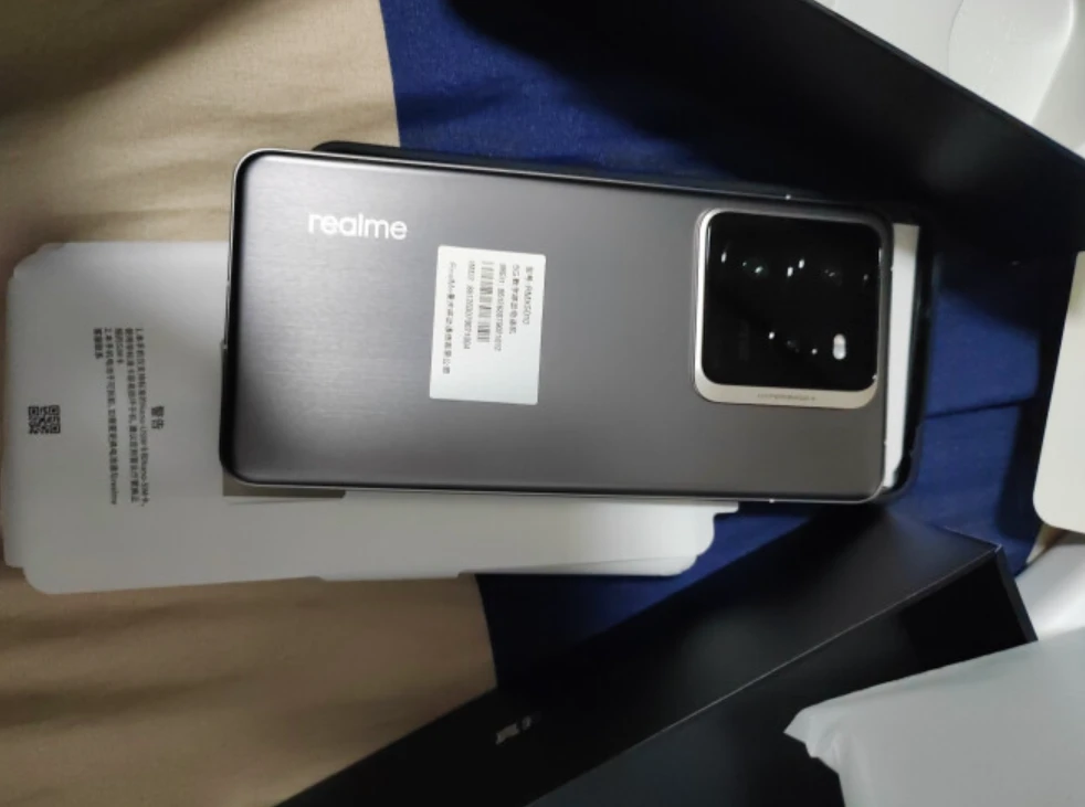 真我gt7pro和一加13都有哪些亮点和不足？对比后哪个更值得入手？ - 哔哩哔哩