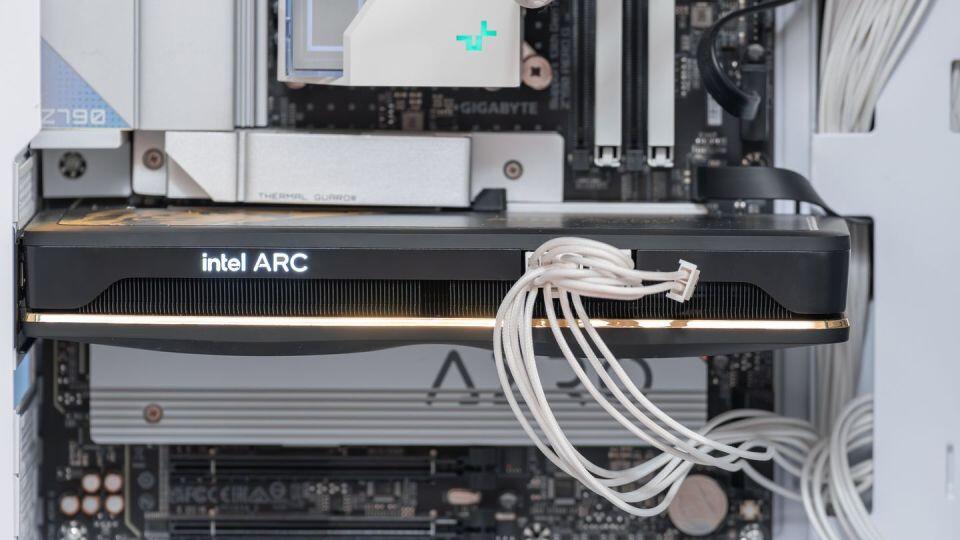 1699 元就能匹敌 RTX 3060，英特尔 Arc A750 的游戏性能与 AIGC 表现有多亮眼？ - 哔哩哔哩