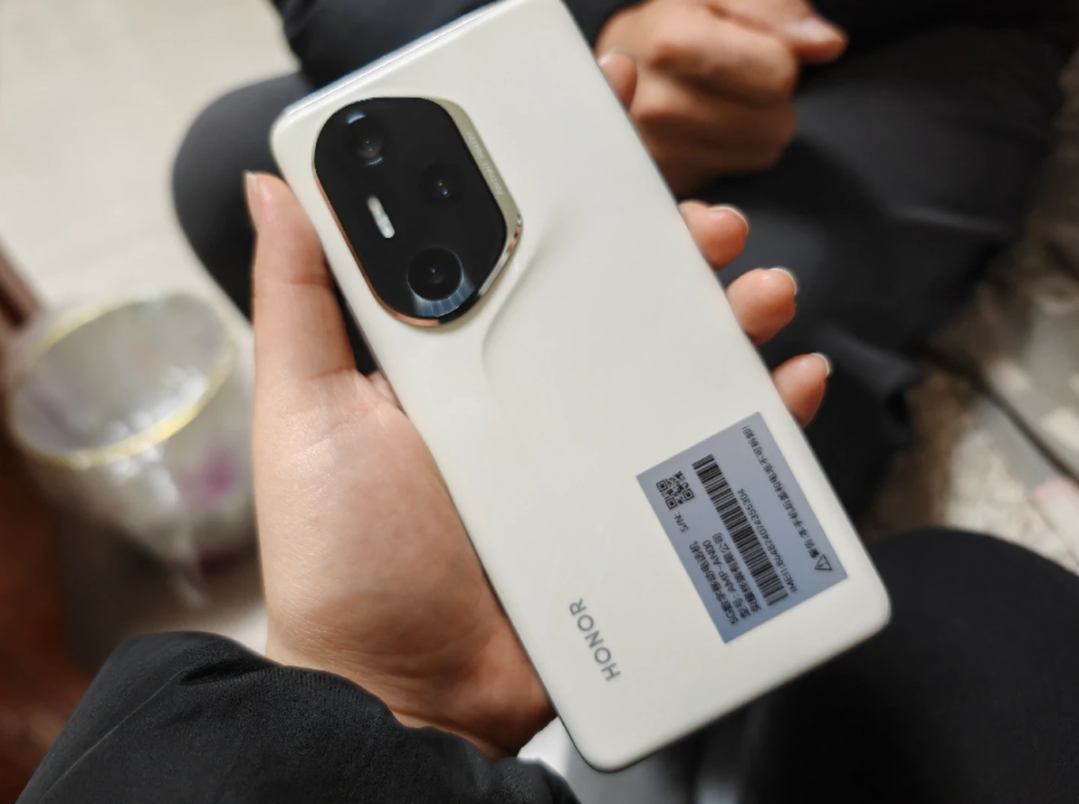 荣耀300Pro（荣耀300pro）怎么样？体验3天优缺点测评 - 哔哩哔哩