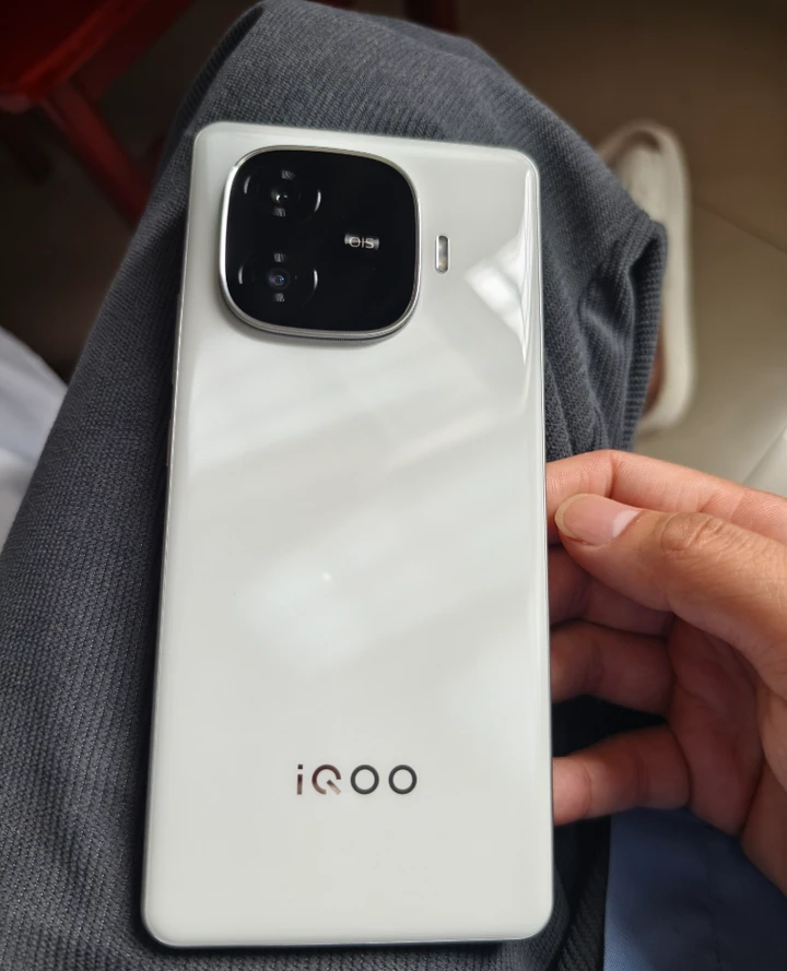 iQOO Z9 Turbo（iqooz9turbo）怎么样？体验9天优缺点测评 - 哔哩哔哩