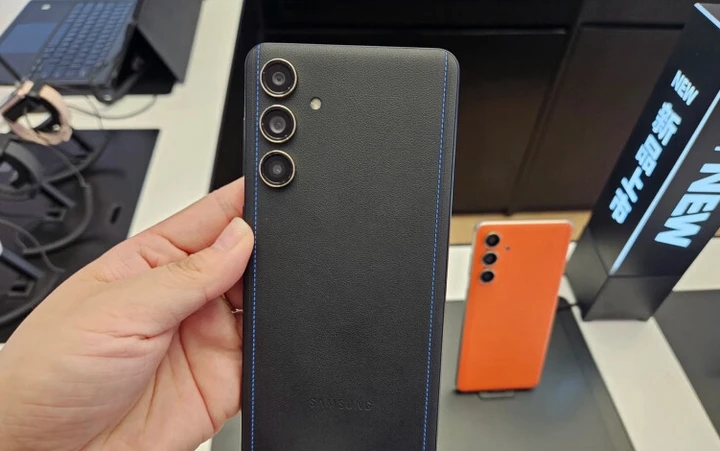 三星Galaxy C55（三星galaxyc55）怎么样？体验5天优缺点测评 - 哔哩哔哩