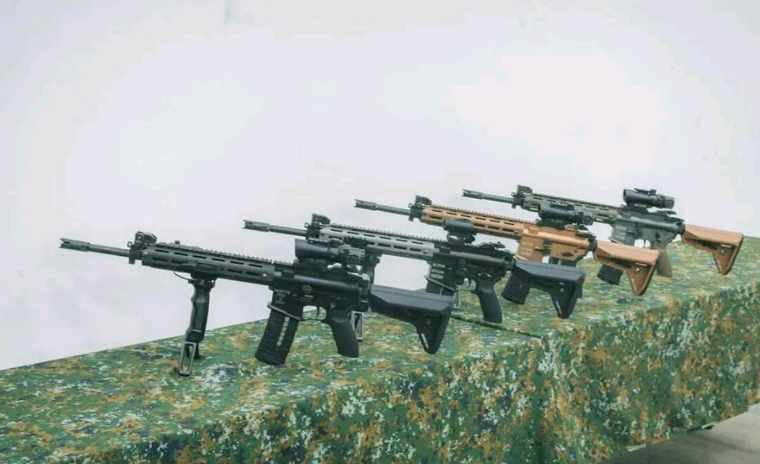 中国台湾T112式5.56公厘战斗步枪及其配件简介 - 哔哩哔哩