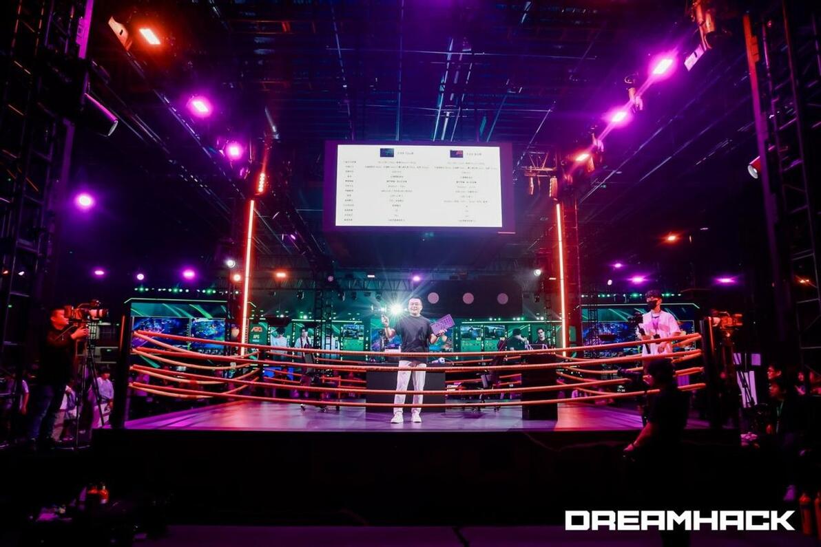 八位堂亮相2025 DreamHack，发布新品全按键专业街机控制器天刃星 - 哔哩哔哩