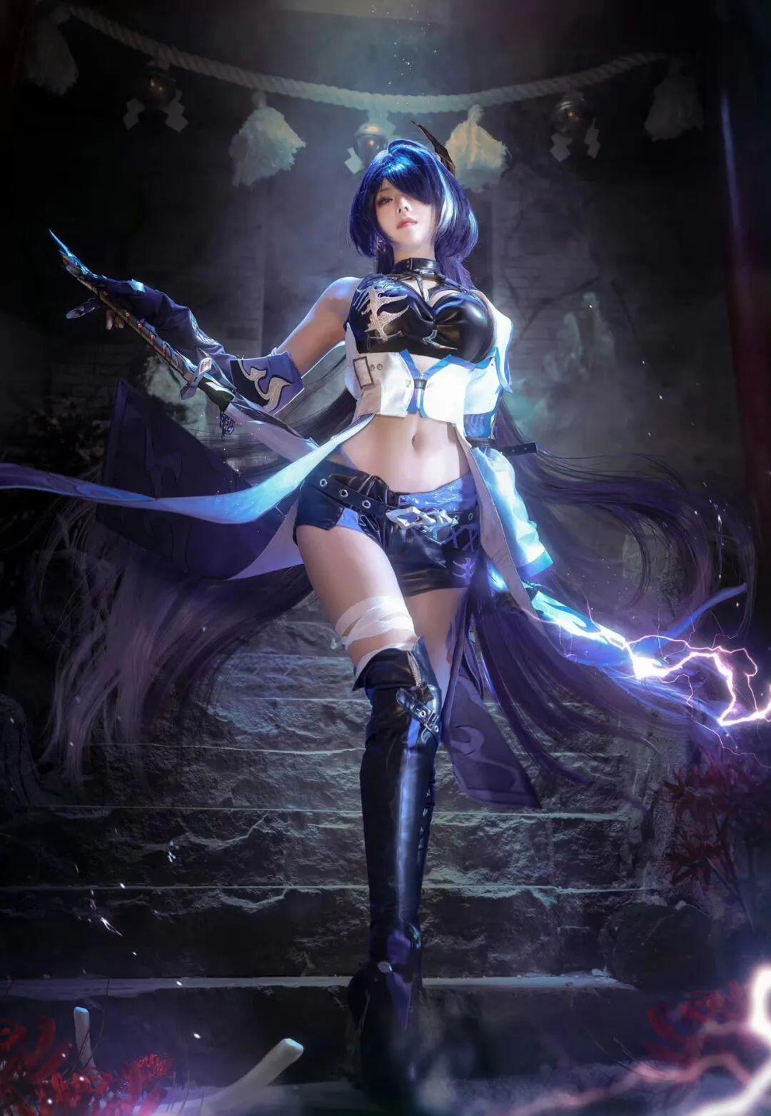 Cosplay写真│走路摇ZLY│一个集美丽与智慧于一身的全能型大姐姐! - 哔哩哔哩