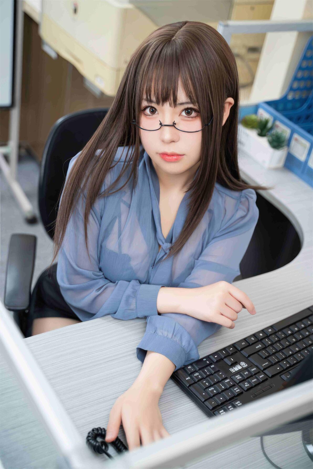 【Cosplay图集精选】虎森森 黑丝眼镜娘 60P - 哔哩哔哩